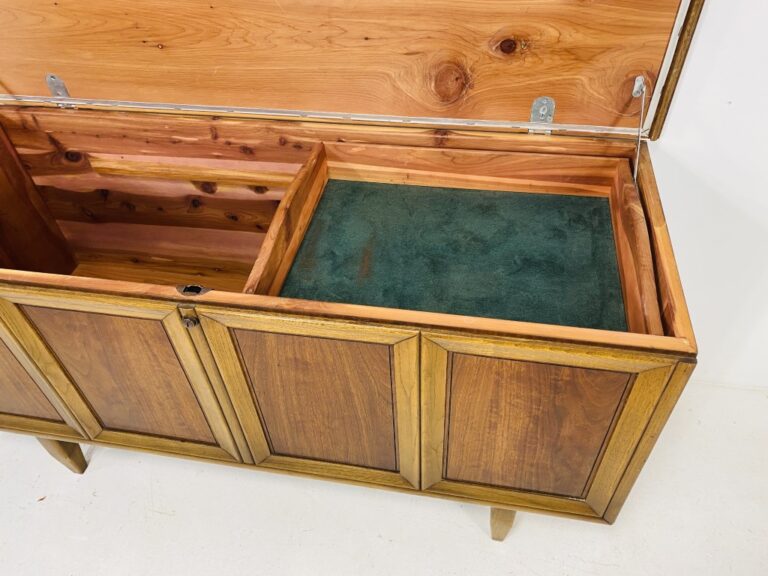 Mid Century Modern Cedar Chest, Lane Altavista Collection circa 1959 ...